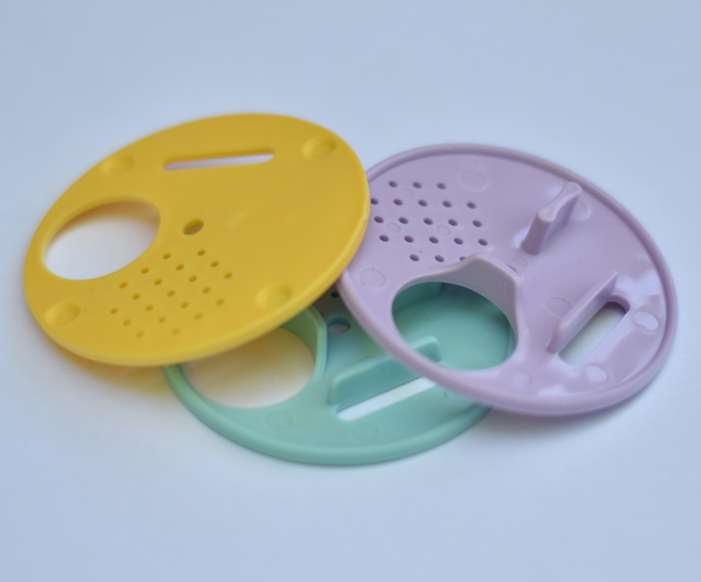 BEEHIVE ENTRY DISC – FOR PLASTIC BEEHIVE | Bella's Hives